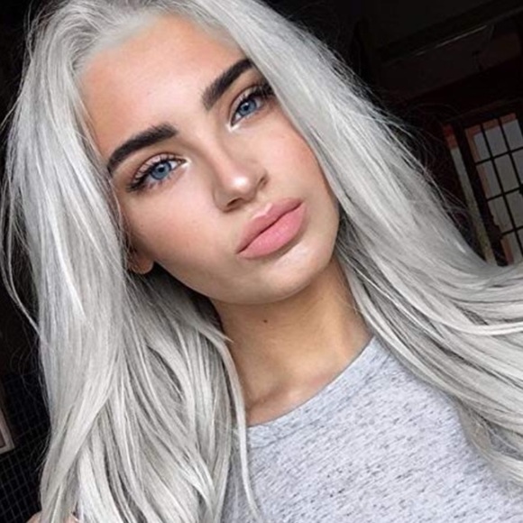 NATURELLE.WIGS | Accessories | Emma 24 Silverish Grey Lace Front Wig ...